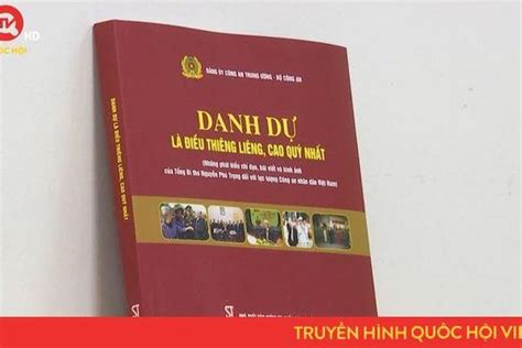 Cuốn Sách Danh Dự Là điều Thiêng Liêng Cao Quý Nhất Cẩm Nang Của Cán Bộ Chiến Sĩ Công An