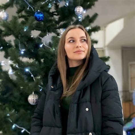 But Juliaa Threads Say More