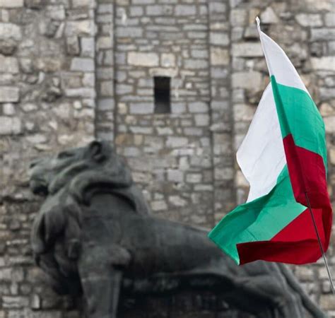 Връх Шипка СПА или чужбина Как българите ще празнуват 3 март тази