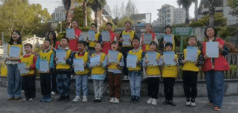 黔江区开展“小手拉大手 共筑垃圾分类大文明”宣传活动 居民 官坝 阳光