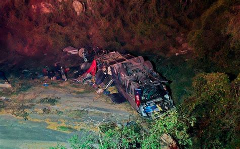 Tragedia En Zacatecas Choque Entre Tractocamión Y Autobús Provoca 24