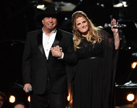 Garth Brooks Trisha Yearwood Celebrate 20th Anniversary With Duet