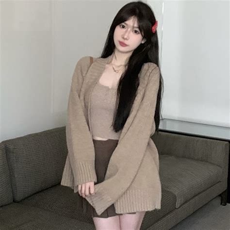 루루홀릭 코디세트도톰 니트 버튼 가디건 이너웨어 플리츠 미니스커트 쓰리피스 세트 Oc124671e