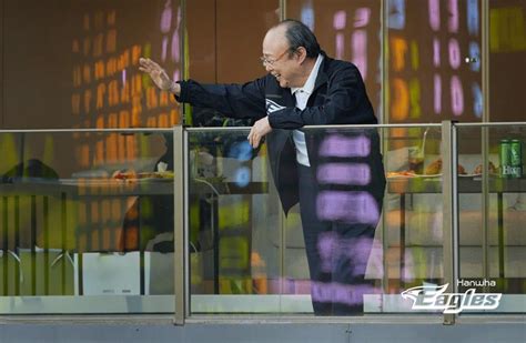 올 시즌 벌써 세 번째 김승연 한화 회장의 승리요정 꿈의 결과는 한국일보