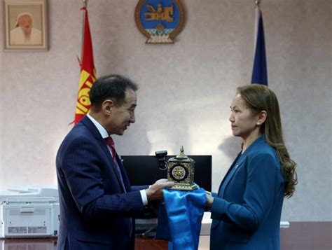 ХЭҮК ийн дарга Д Сүнжид үүрэгт ажлаа хүлээн авлаа E Mn