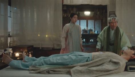 Min Hyun Hwangs Feet