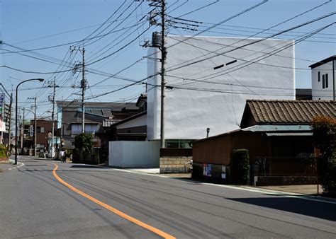 Torus House And Pet Shop By Norisada Maeda Atelier