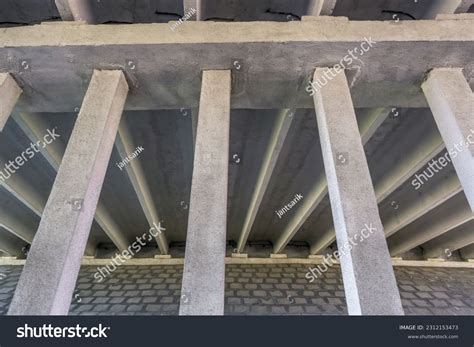 Concrete Column Architecture