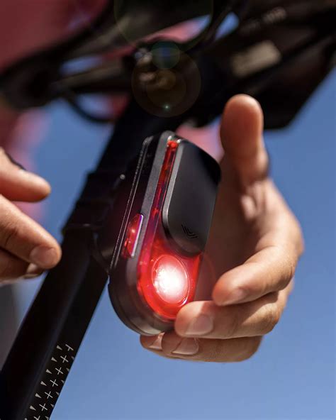 Cest Quoi Exactement Ce Nouveau Varia Rearvue 820 De Garmin