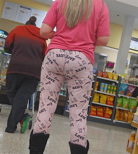 Ass Eating Pants At Grocery Store Spandex Leggings And Yoga Pants Forum