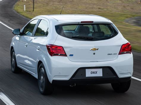Novo Chevrolet Onix 2017 Vídeo Consumo Desempenho