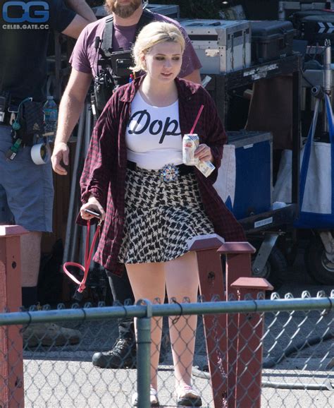 Abigail Breslin Nude Pictures Onlyfans Leaks Playboy Photos Sex Scene Uncensored