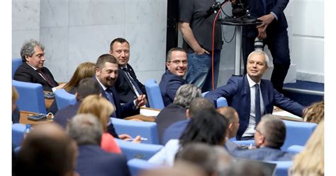 Дефинираха нетрадиционна сексуална ориентация в закон за образованието