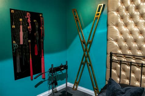 I Checked Into Uks Kinkiest Airbnb Kitted Out With Sex Slings