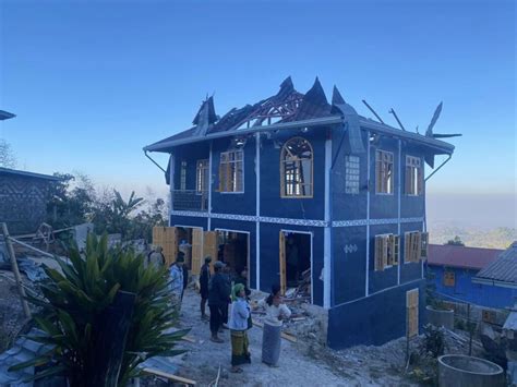 တိုက်ပွဲဖြစ်နေသော ဆီဆိုင်မြို့သို့ ပြန်လာသူ စစ်ရှောင်များ တိုက်ခိုက်ခံရ Myanmar Now