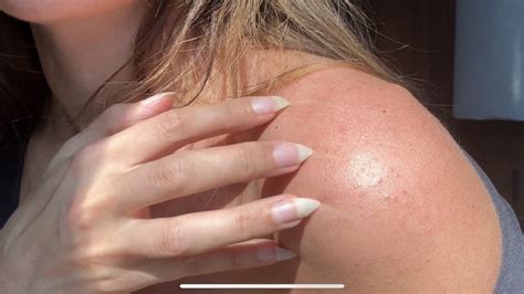 Nail Goddess Back Scratching Natural Long Sharp Nails Shoulders Claw Marks Natural