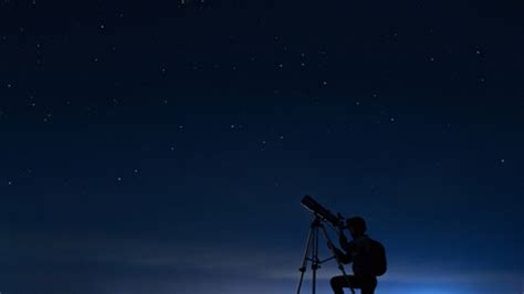 Asteroid To Come Between Earth And Moon This Weekend