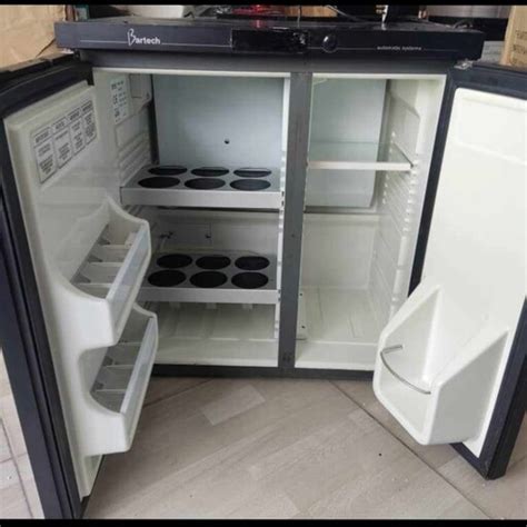 خرید و قیمت یخچال کوچک هتلی اداری مارک بارتچ امریکایی 6 فوت دارای یخچال