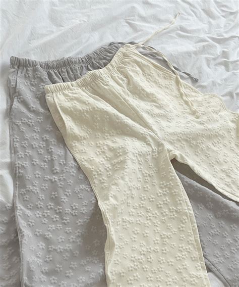 🚚당일발송 크림제외[허리밴딩]플라워 로사 와이드 팬츠 긴바지 일자핏 엠보꽃 바지 리본 스트랩 리본바지 벚꽃룩 에이블리