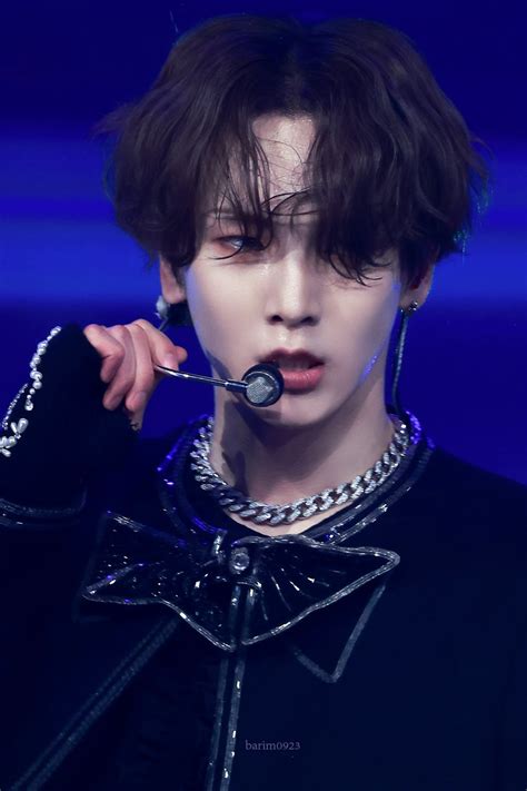 더쿠 ㅅㅂ 이 미남 어떡함