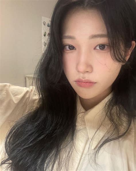 Cheeze에 있는 Hey님의 핀 2022 헤어 메이크업 포즈 영감을 주는 사진 2022 헤어 메이크업 예쁜