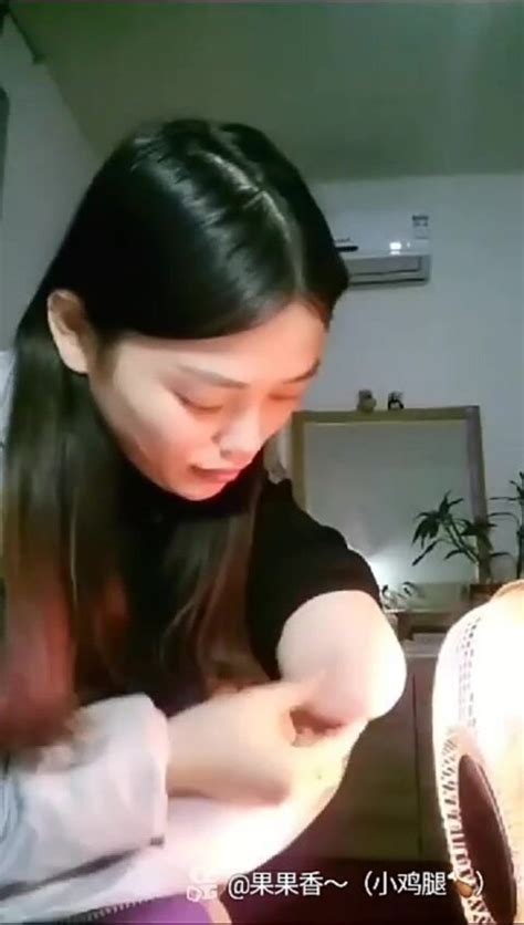 ASIAN GIRL SHOWING OFF HER STUMP ThisVid Com