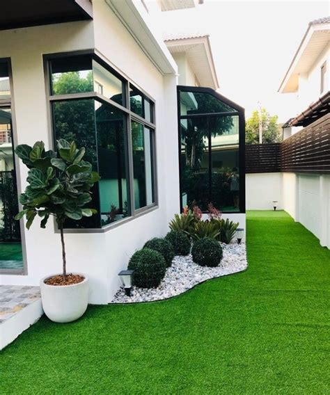 รวม 35 ไอเดียสนามหญ้าเล็กๆ ข้างบ้านดูแลง่าย ใช้งบน้อย พื้นที่แคบก็ทำได้