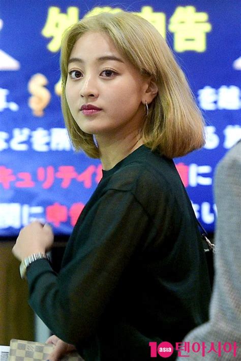 Ten Photo트와이스 지효 인형인가 텐아시아