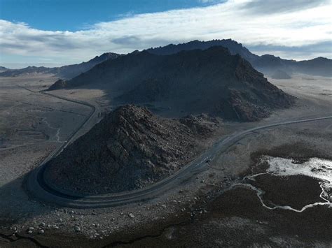 Урд хилийн Ярант Булган боомтоос хойд хилийн Цагааннуур Улаанбайшинт хүртэл нэвт хатуу хучилттай