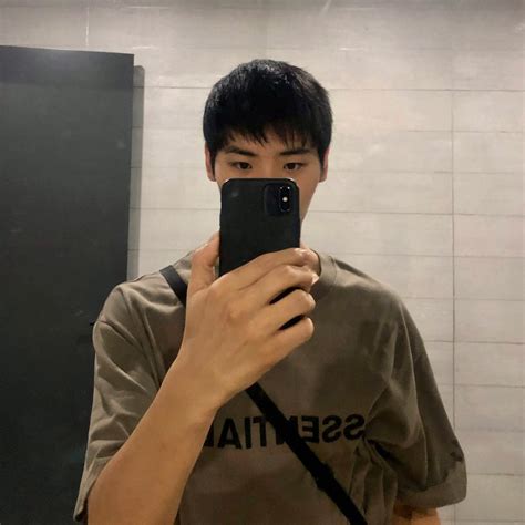 羅章恩𝐋𝐚𝐰𝐫𝐞𝐧𝐜𝐞 謝謝大家的祝福🎂 Instagram