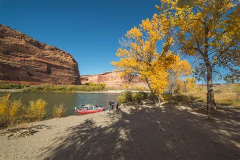 Ruby Horsethief Canyon Rafting Guide Farout