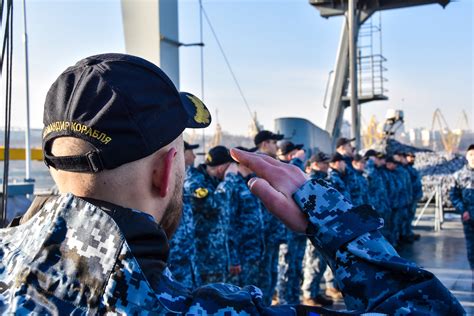 Командувач ВМС ЗС України нагородив військових моряків
