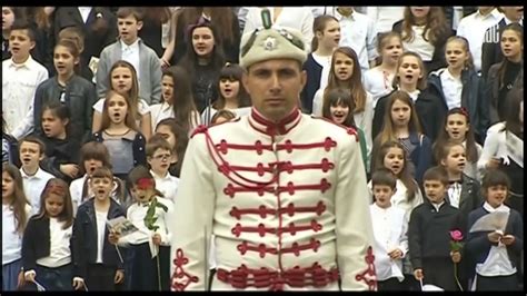 „Върви народе възродени“ в изпълнение на български език от руски хор на Червения площад Youtube