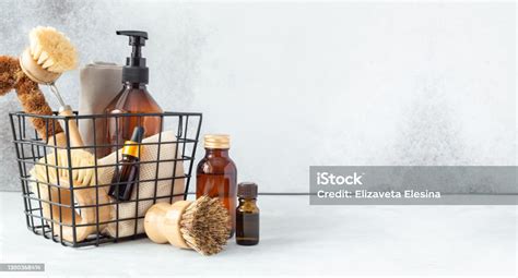 폐기물 청소 제품 및 도구가 없는 수평 배너 대나무 액세서리와 주방 청소를위한 천연 제품 복사 공간 0에 대한 스톡 사진 및 기타 이미지 Istock