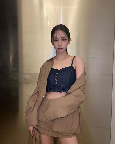 라면 먹는 에스파 카리나 최근 인스타 셀카 사진 Black Backless Dress Backless Dress Fashion