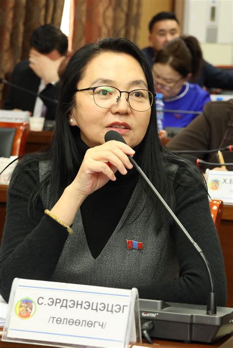 СҮХБААТАР ДҮҮРЭГ 2024 ОНЫГ ГЭР БҮЛИЙН ХӨГЖЛИЙГ ДЭМЖИХ ЖИЛ БОЛГОН ЗАРЛАЛАА