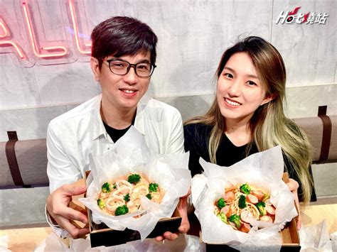 必勝客義式紙包麵飯開賣現點現烤手工個人比薩起司脆餅爽爽吃 LINE購物