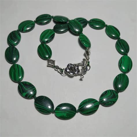 Намисто з малахіту — ціна 150 грн у каталозі Кольє і намиста Купити аксесуари за доступною ціною