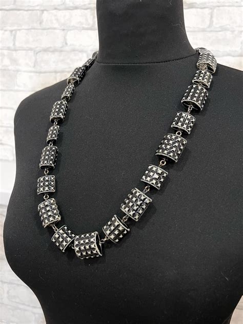 Белые бусы - 66 фото