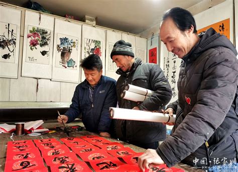 新春走基层张家川县龙山镇集市赶年集 乡村年味浓 图 天水在线