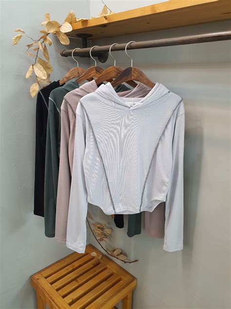 봉구 무료배송 유니크 슬림핏 사선 삥줄 밑단 굴림 트임 크롭 후드 티셔츠