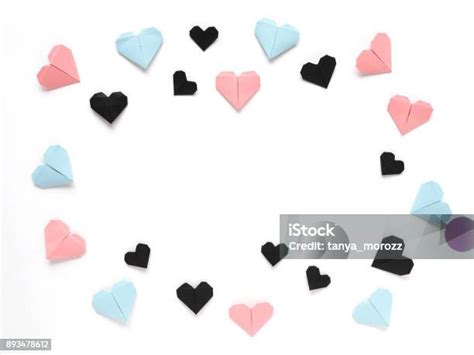 종이 접기 마음 흰색 배경에 고립의 패턴입니다 발렌타인 데이 배경 0명에 대한 스톡 사진 및 기타 이미지 0명 공예 권적운 Istock