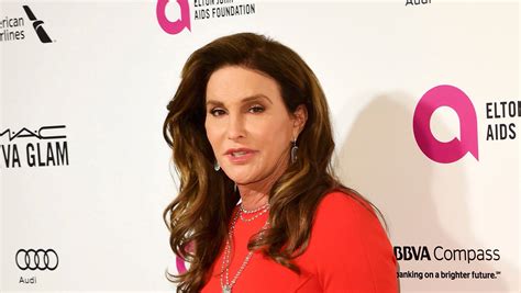 Caitlyn Jenners Rep Responds To De Transitioning Report Cbs News