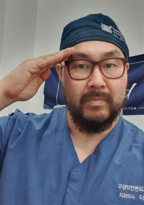 저는 군인들이 오면 그렇게 잘해주고 싶어요 어린 나이에 대한민국을 위해 청춘을 바치고 있는 거잖아요 청주에 군부대가 있어서