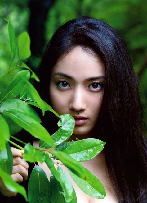 Saaya Irie Wajah Asia Wallpaper Hd Wallpaperbetter