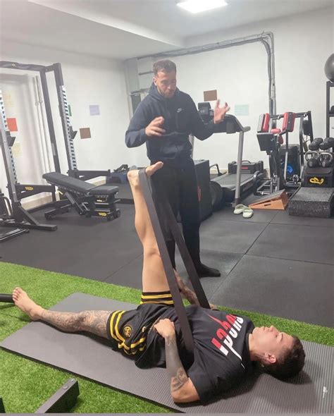 Enzo Fern Ndez S Feet