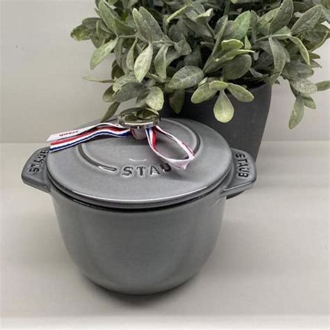 Nồi Gang Staub Mini 12cm Gia Dụng Xách Tay Đức