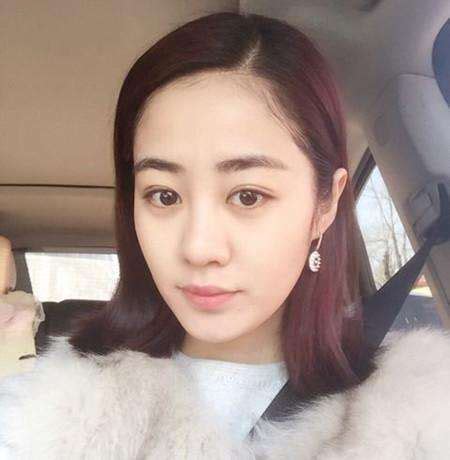 乡村爱情的王小蒙34岁美的认不出土豪老公长相一言难尽 毕畅