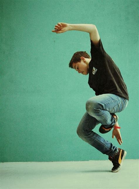크로키 자료실 on Twitter Life drawing pose Human poses reference Jumping