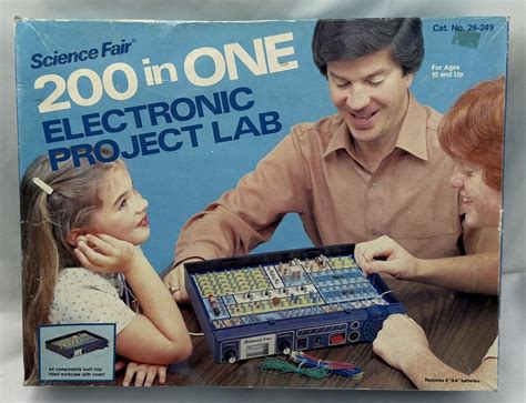 200 In One Electronic Project Kit 1990 Science Fair Great Condit